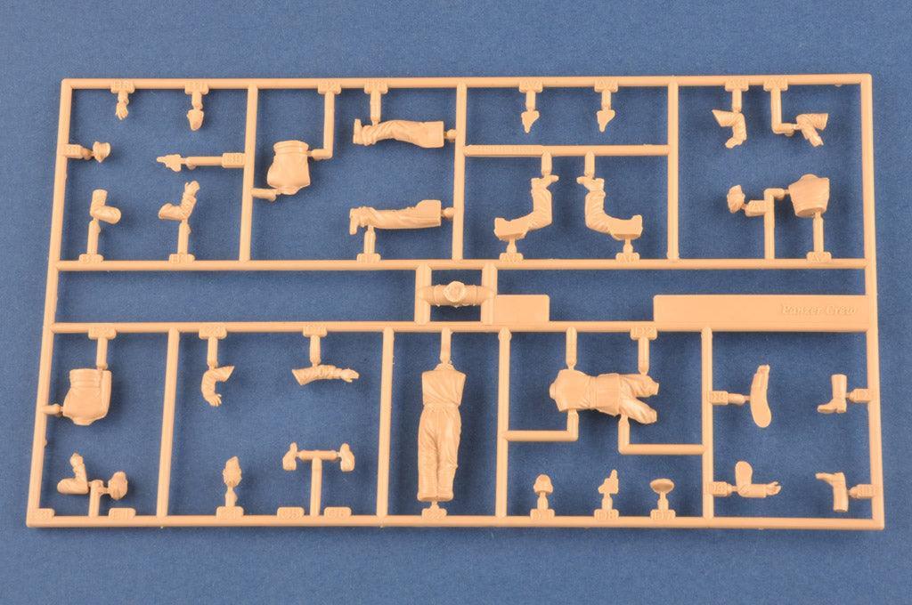 1/35 Hobby Boss German Panzer Tank Crew (Normandy 1944) 84401| MPM Hobbies